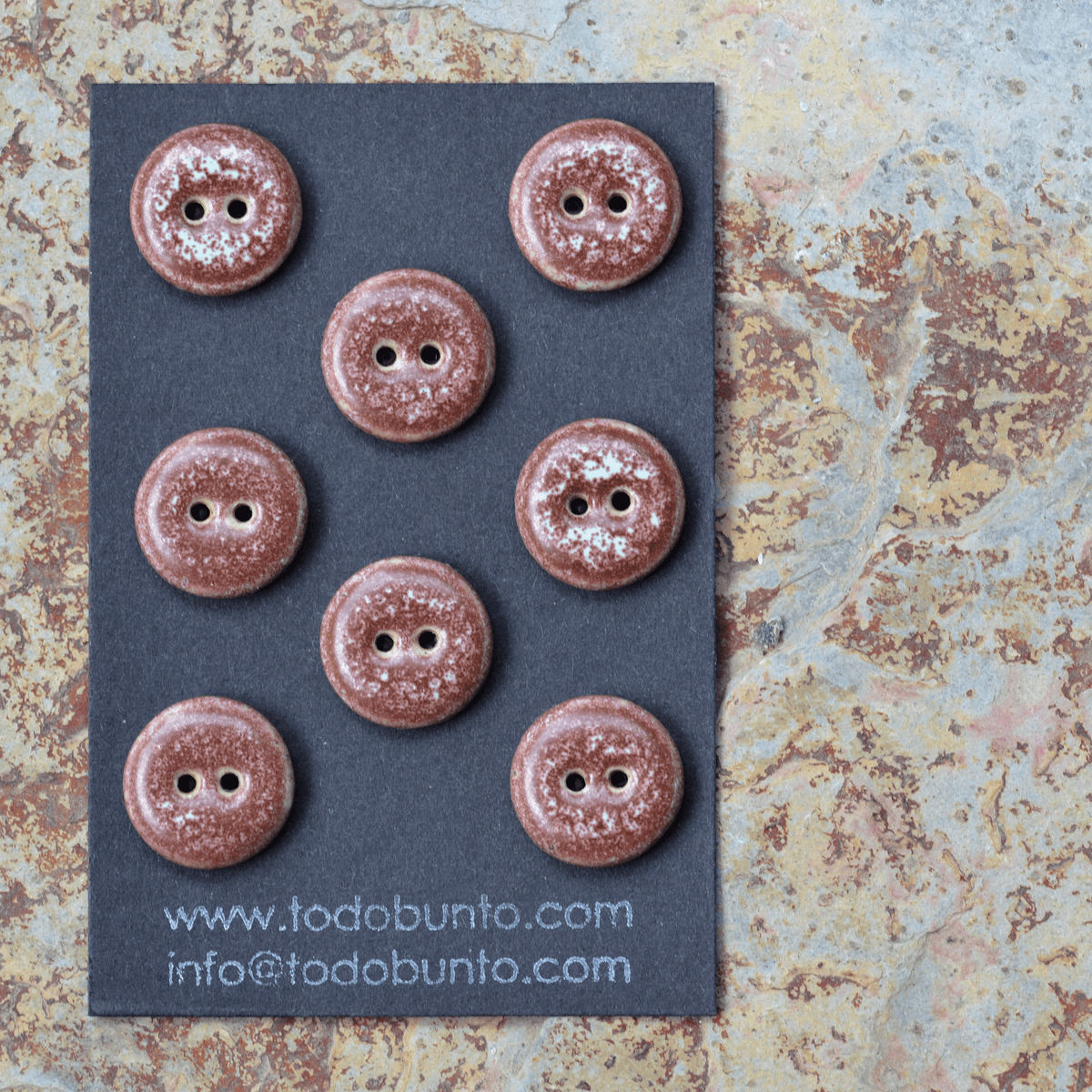 8 pcs 18 mm ceramic buttons chestnut – TodoBunto